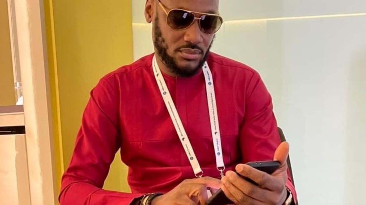 Fess£s à l'air : Aya Nakamura se présente nue et affole la toile après un concert (vidéo ...