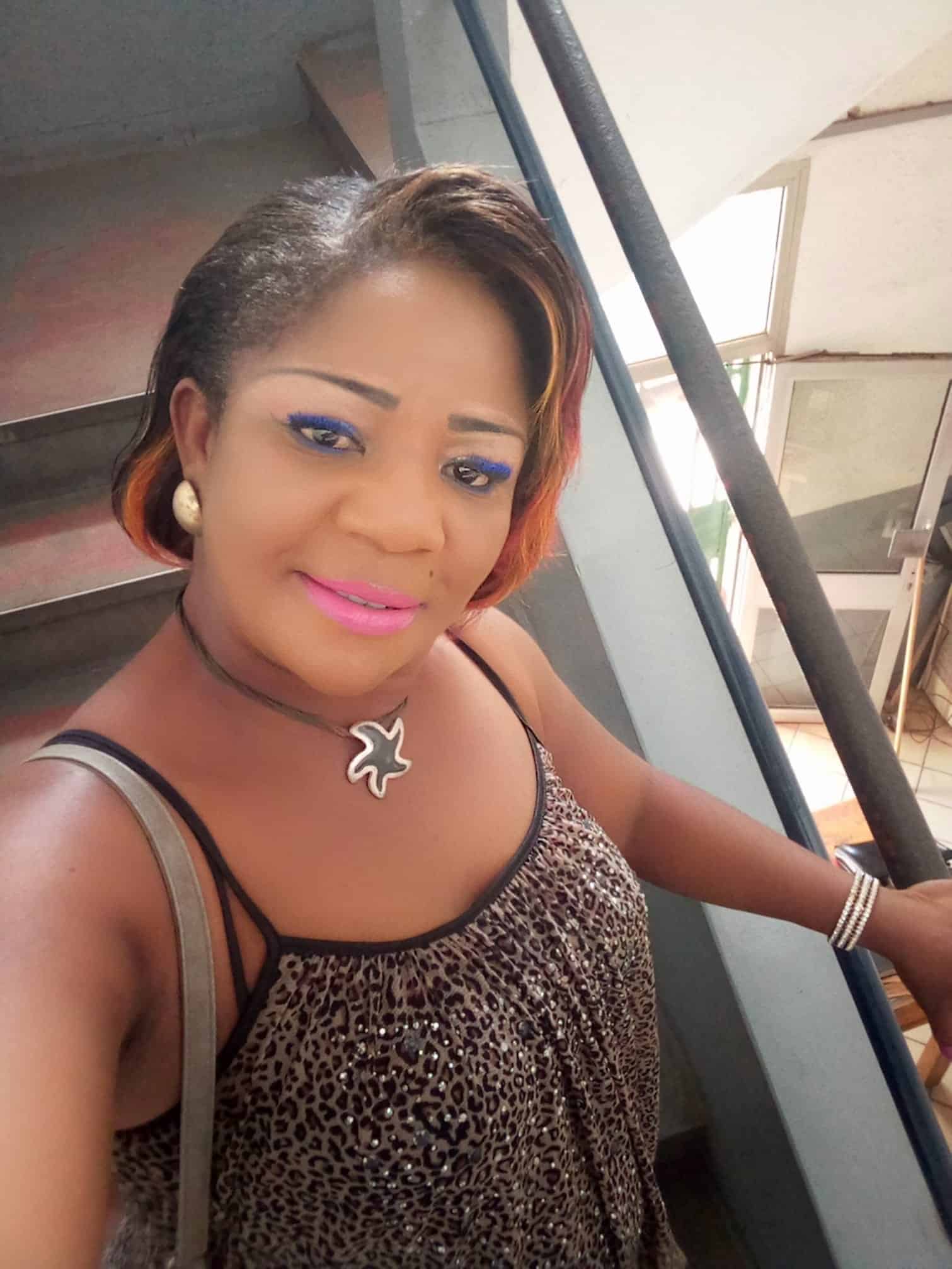 La comédienne camerounaise Monica détruit la bloggeuse Ruby la milliardaire | Newstories Africa