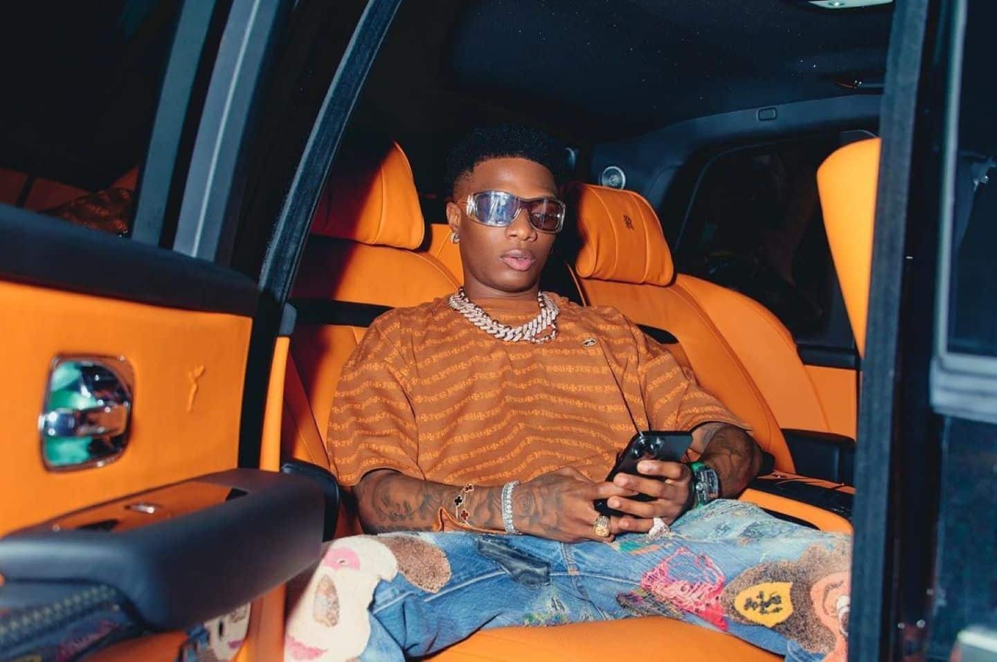 Wizkid s'offre une nouvelle Ferrari à 1.4 milliard de nairas ...