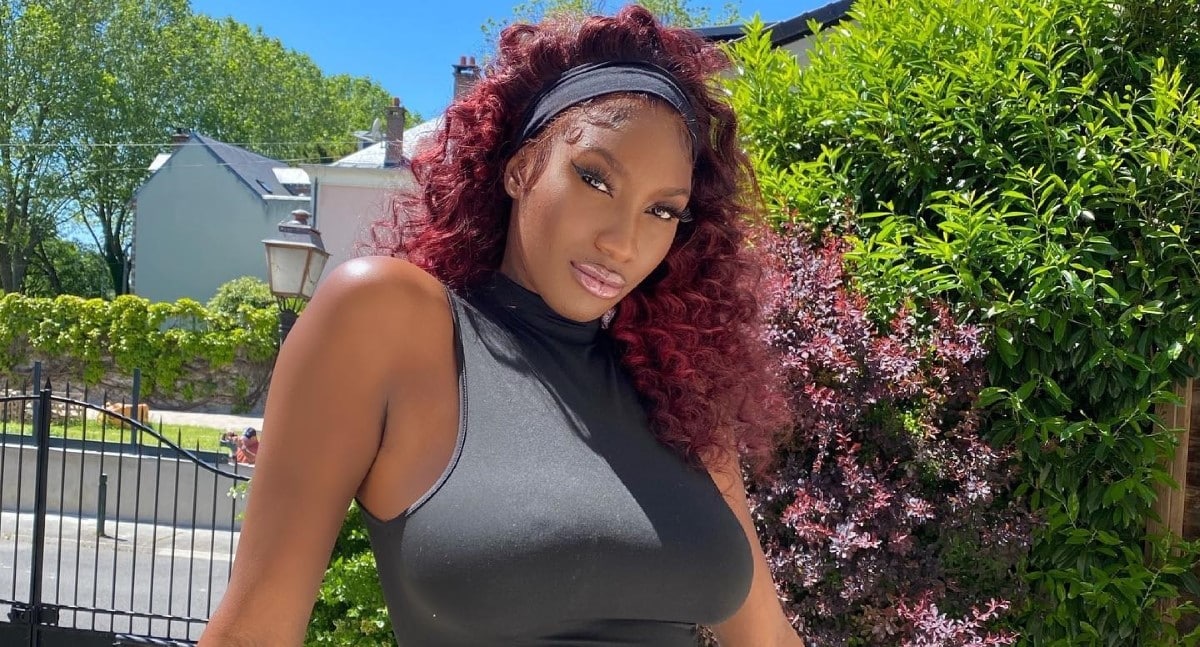 Fess£s à l'air : Aya Nakamura se présente nue et affole la toile après un concert (vidéo ...