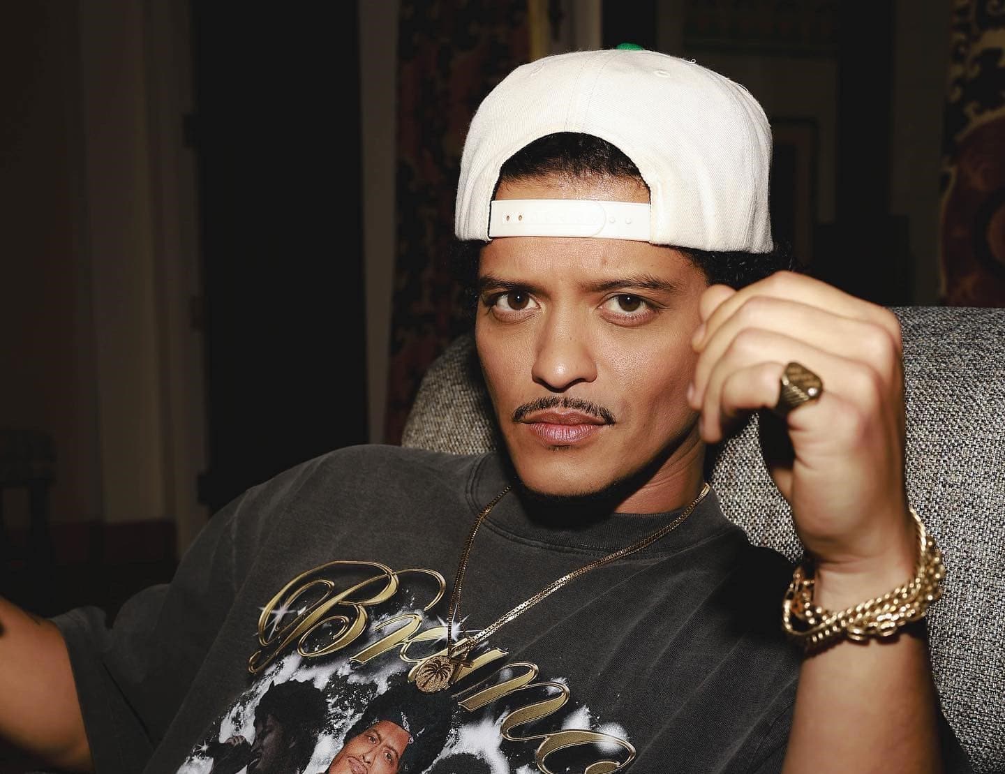 Bruno Mars bat le record du plus grand nombre d'auditeurs mensuels sur ...